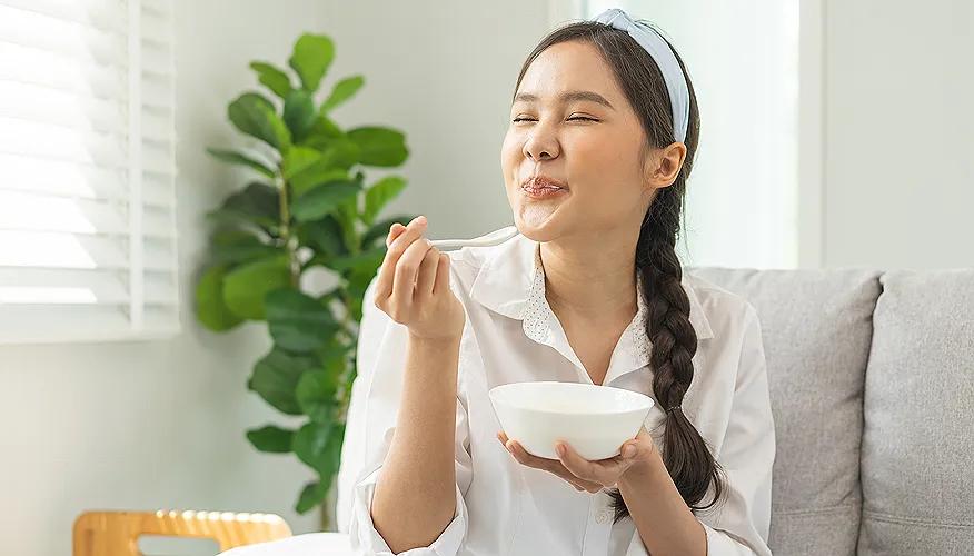 Does Yogurt Help Digestion? Probiotics Benefits and Tips